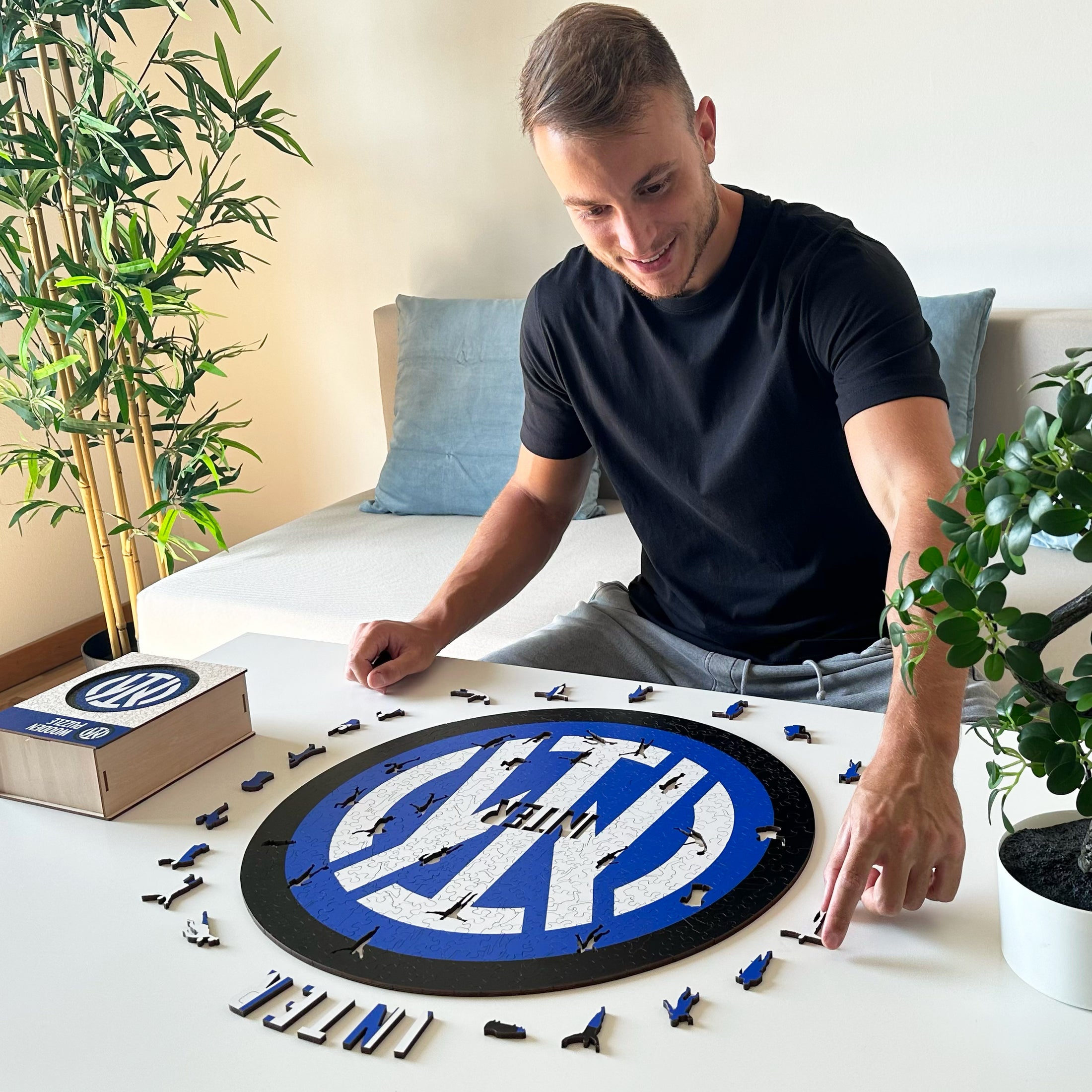 Logo Inter® - Puzzle di Legno – Iconic Puzzles IT